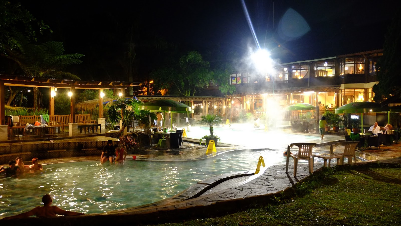 BRAGA WISATA: pemandian air panas sari ater hot spring resort