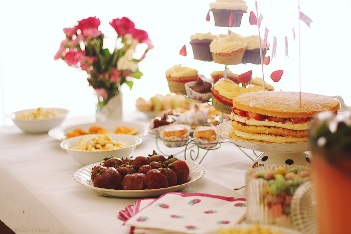 The Red Lychee: Food with Spice and Colour: Vintage Eid Tea Party
