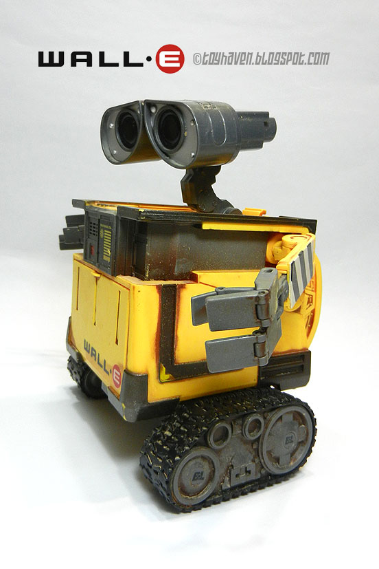 toyhaven: Thinkway Toys 2008 Transforming WALL∙E robot figure