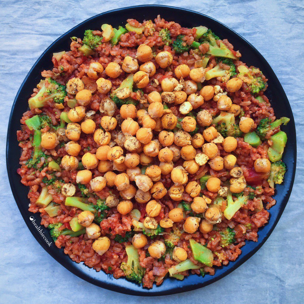 Creamy Tomato Rice & Garlic 'Butter' Roasted Chickpeas | Healthiecook