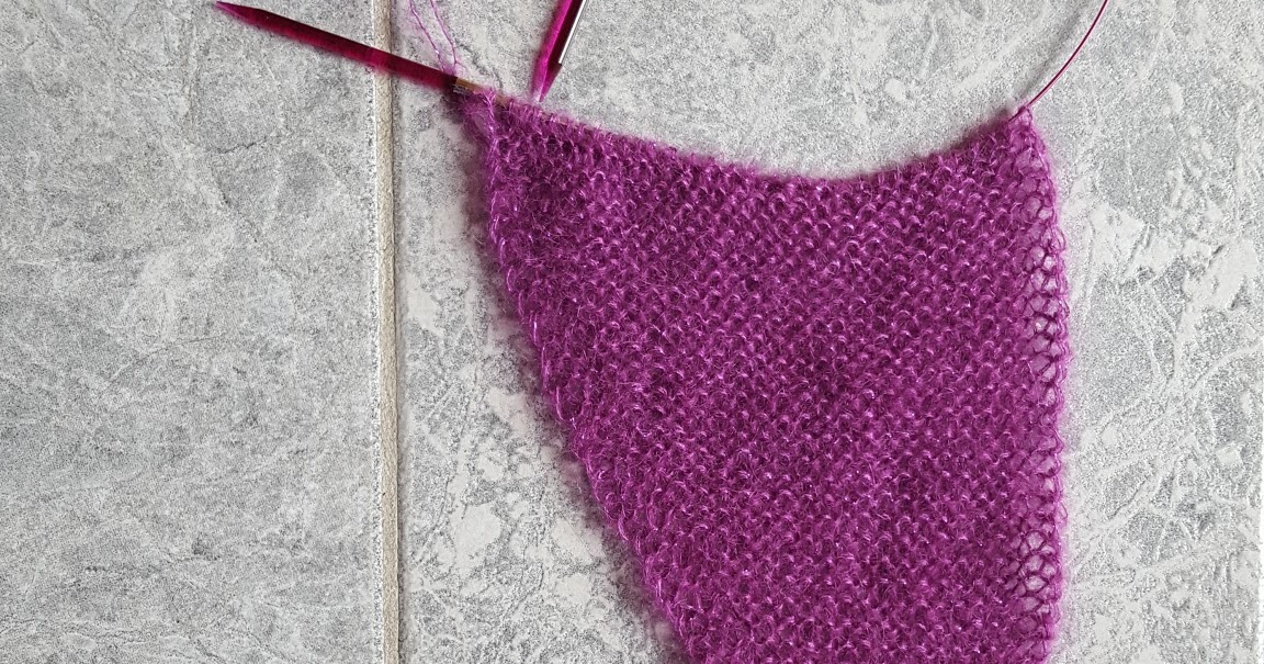 funkycrochet: Quick knit - totally triangular scarf