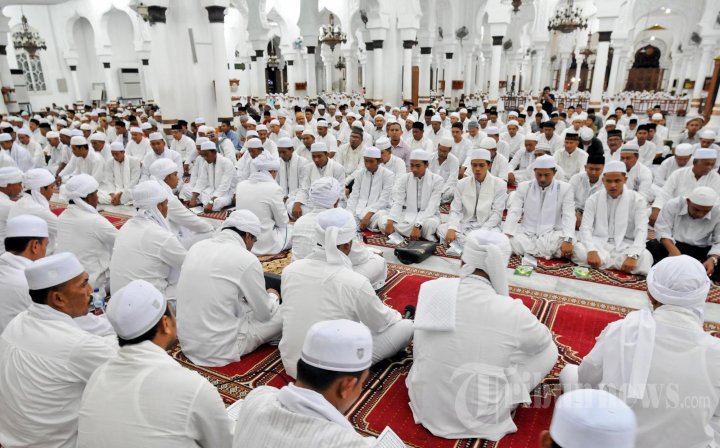 Makalah Tata Cara Berdzikir Menurut Al Quran Dan Hadist - Jawara Makalah