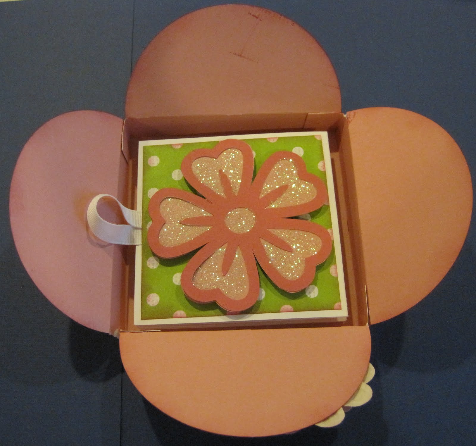 Sparklings from the Glitter Queen: Pop-Out Scrapbook Workshop