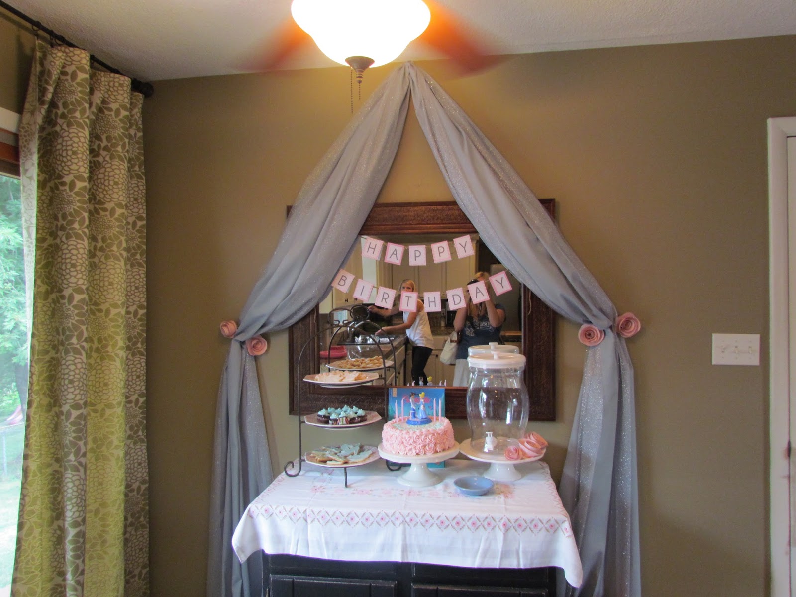 Creative Little House: Pretty Party for Cousin Claire