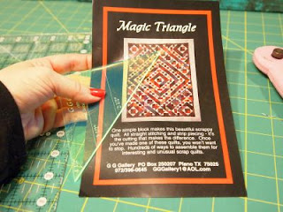 52 Quilts in 52 Weeks: Tuesday Tutorial: Magic Triangles