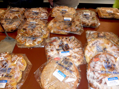 Food Pusher: Pella Tulip and Bakery Tour