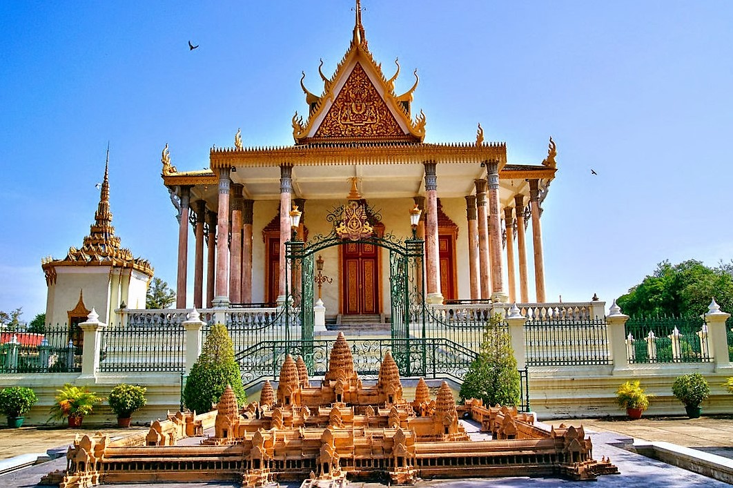 5-five-5: Silver Pagoda (Phnom Penh - Cambodia)