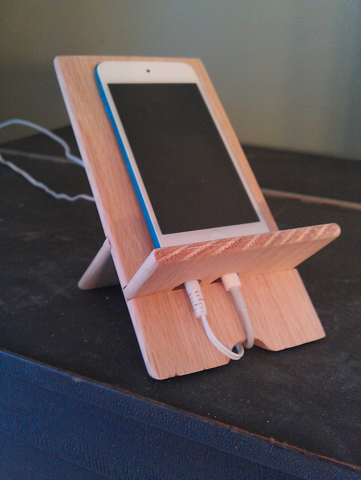ipod stand | Router Forums