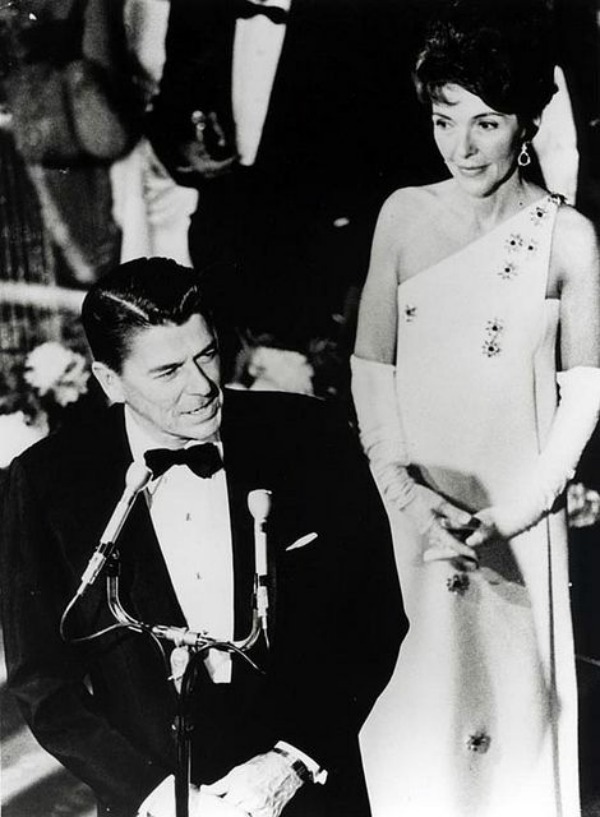 the pink clutch ...: Nancy Reagan ...