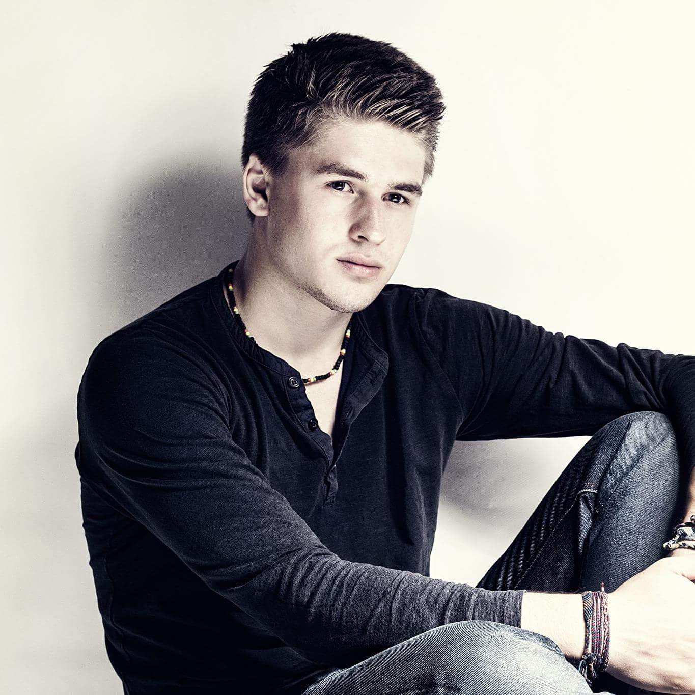 Sounds of Suburbia : Deutsche Acts - deutsche Woche| Taylor Luc Jacobs