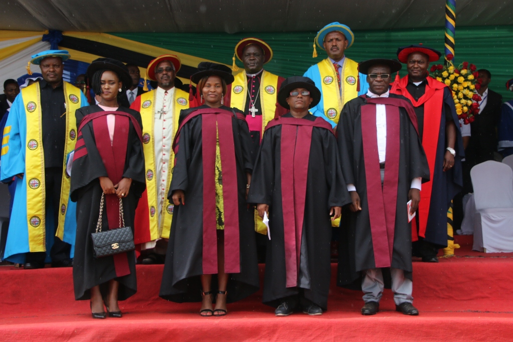 WAHITIMU CHUO CHA SAUT MWANZA 2017 WAKABIDHIWA RASMI NONDO ZAO. ~ g sengo