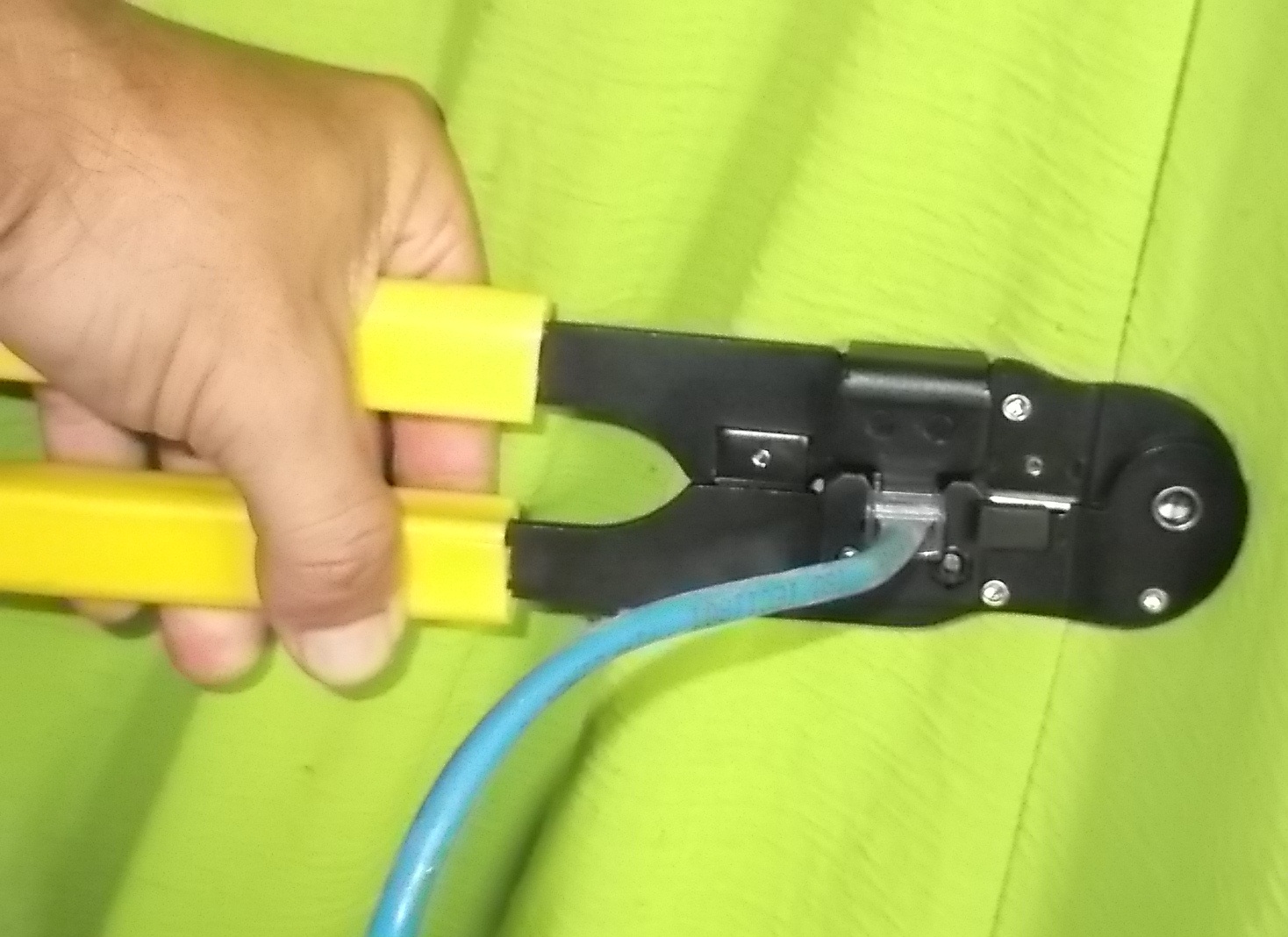 Pequeno Reparo: Informatica - Cripagem de cabo de Rede