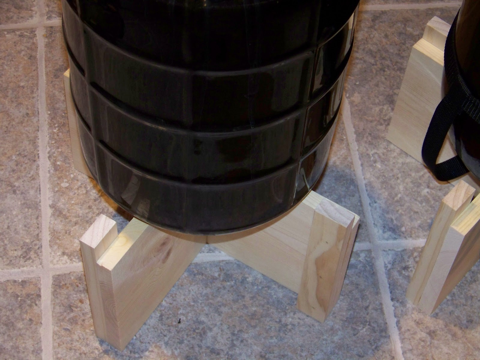 9 Foot Brewing: Pail & Carboy Stand