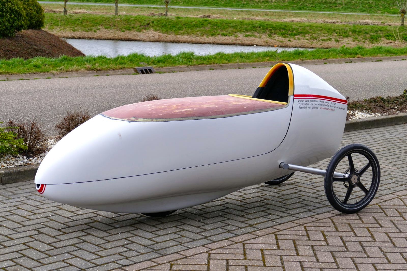 Velomobiel Quest en Wim Schermer: VeloTilt toertop 1e versie