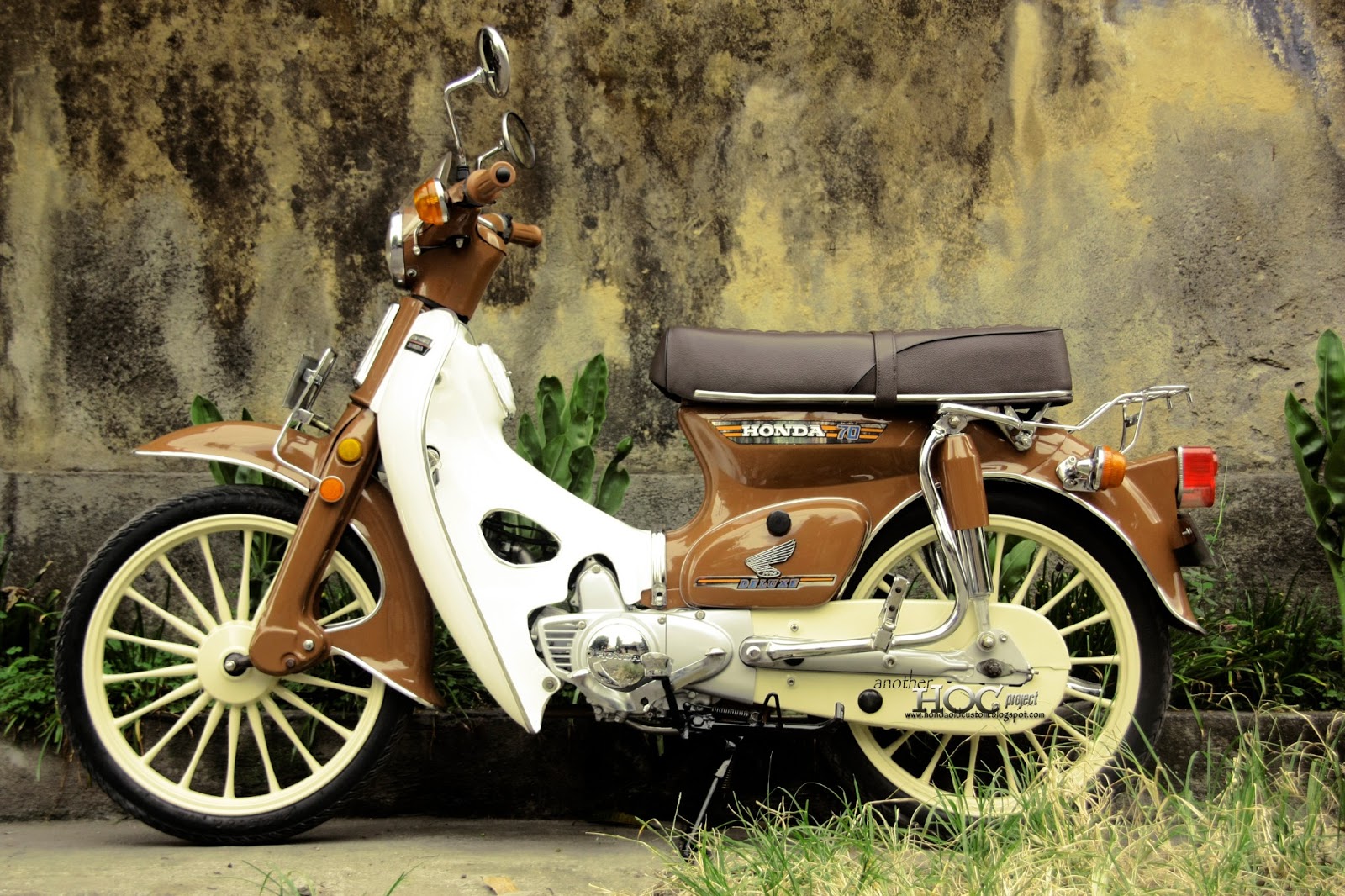 House of Old Custom: Honda C-70 "Cetul"