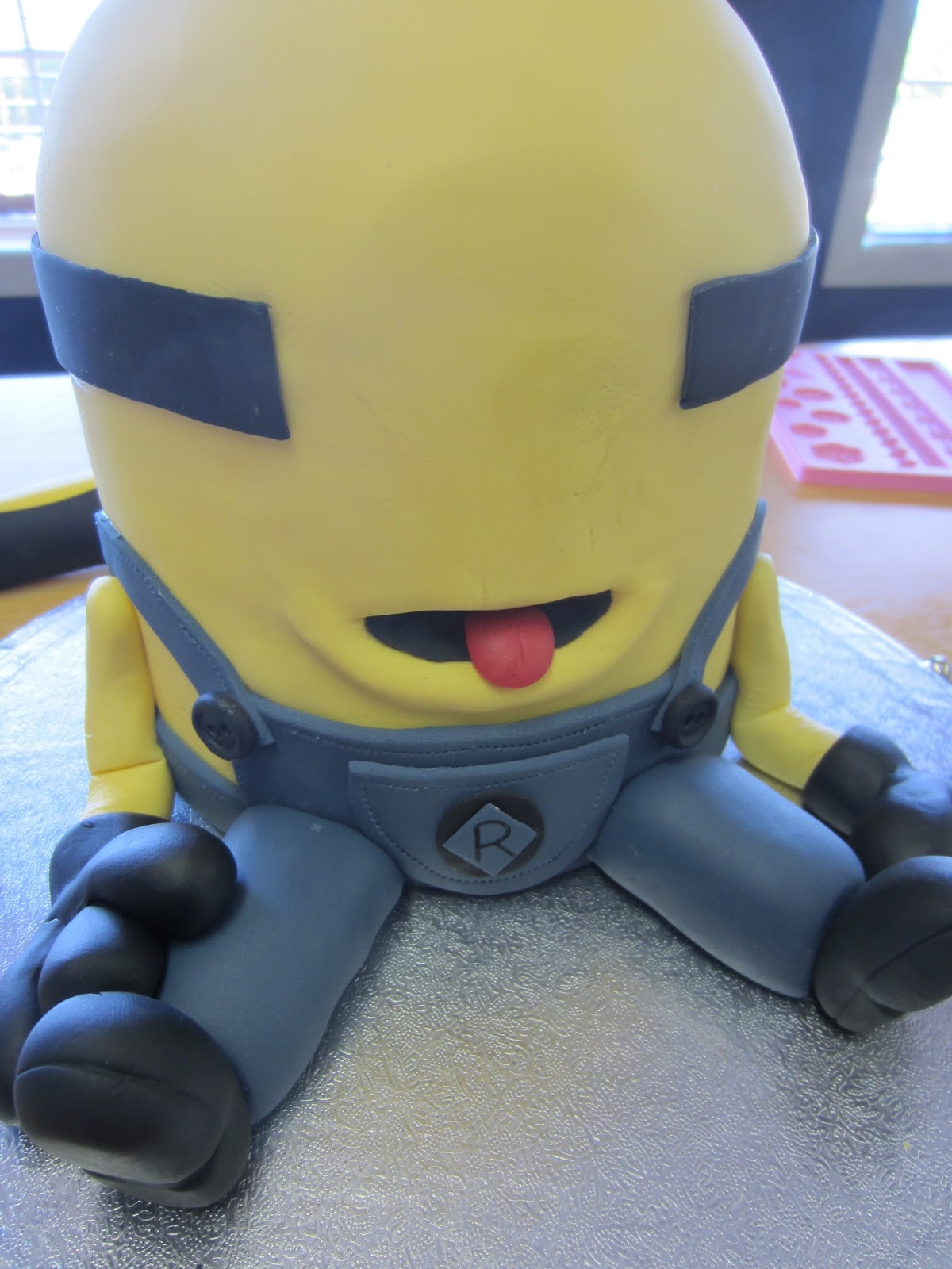 Sugar Sweet Cake Company: Meet Rick...A Minion Cake Tutorial