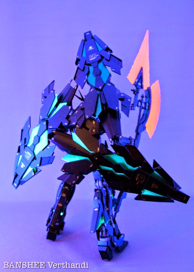 Gundam Family: MG 1/100 Unicorn Gundam 02 Banshee Verthani Custom Build