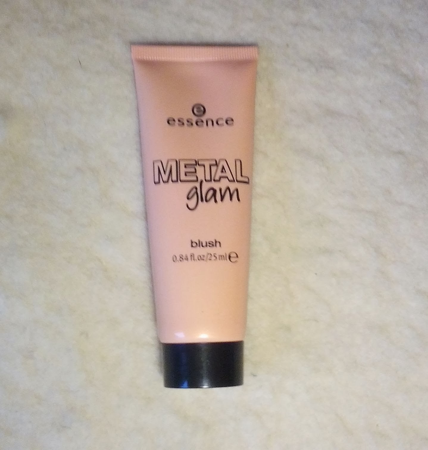 Colour on my nails: Review: Essence Metal glam blush