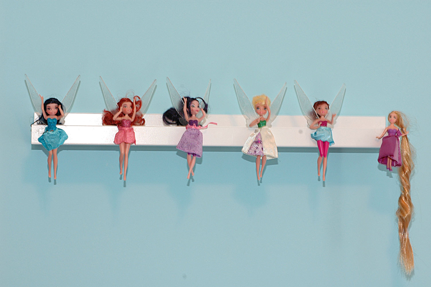 A busy lizzie life: DIY Tutu Organizer Kids' Shelf