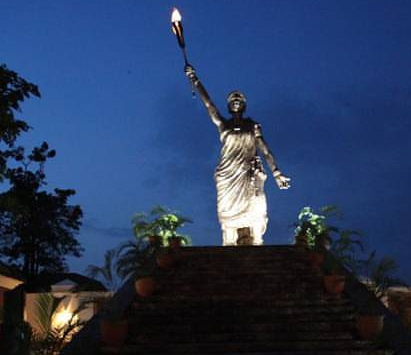 Photos: Ooni Of Ife Erects Moremi Ajasoro Liberty Statue,3rd Tallest ...
