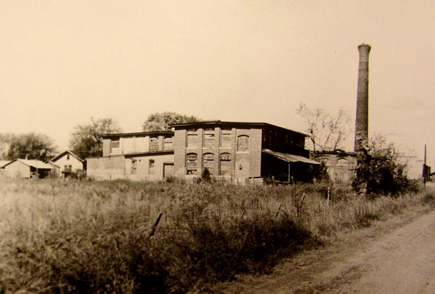 Susan's Cabinet: Lowe Mill ARTS & Entertainment