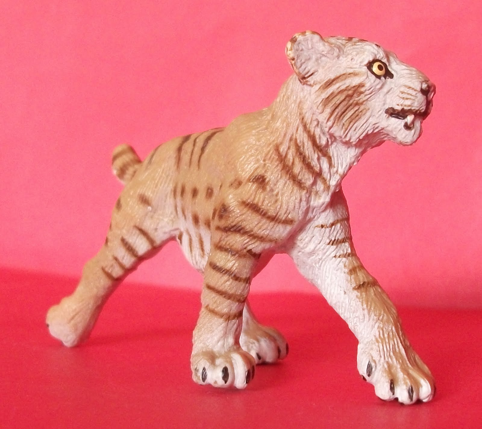 Dos Fósseis ao Plástico!: SMILODON BEBÊ (PREHISTORIC LIFE/SAFARI)