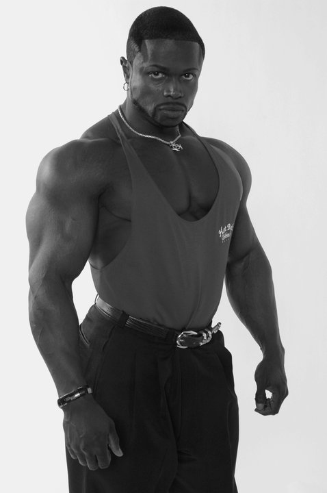 Worldwide Bodybuilders: Canadian bodybuilder/model Sean Jones