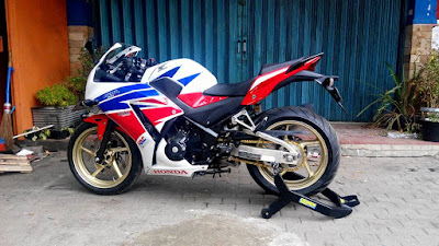 ACR Blog: Baby Fireblade aka CBR 250R Swing Arm CBR 600RR