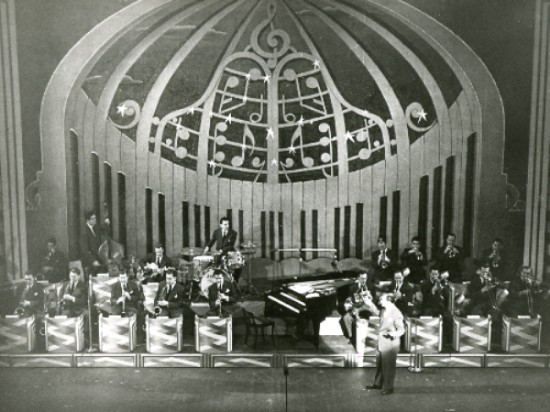 NEW YORK TOURS BY GARY : The Strand Theatre New York City