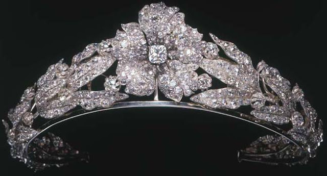 Tiara Mania: Queen Margherita of Italy's Diamond Wreath Tiara