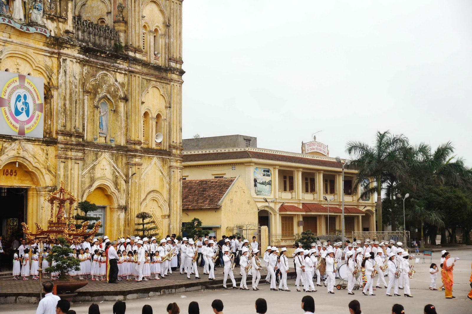 Nhà thờ chính tòa Bùi Chu