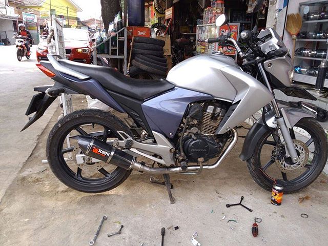 55 Foto Modifikasi Honda Megapro Fi Super Elegan Terbaru