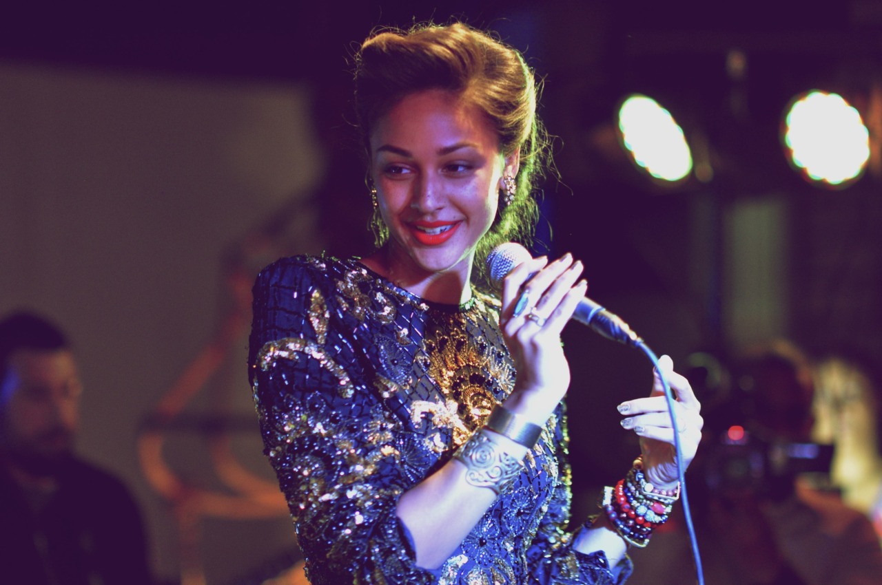 lyricsandlongsleeves: Mara Hruby