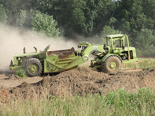 Civil EngineerinGG: Wheel tractor-scraper !!! In civil engineering, a ...