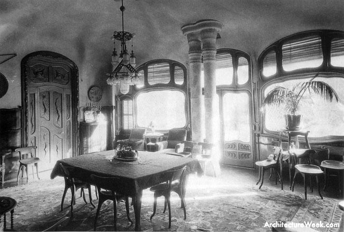 Antoni Gaudi Interior