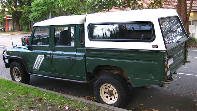 Aussie Old Parked Cars: 1994 Land Rover Defender Tdi LWB Double Cab Ute