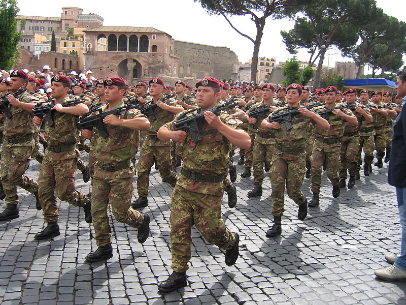 Esercito Italiano: ...Folgore...