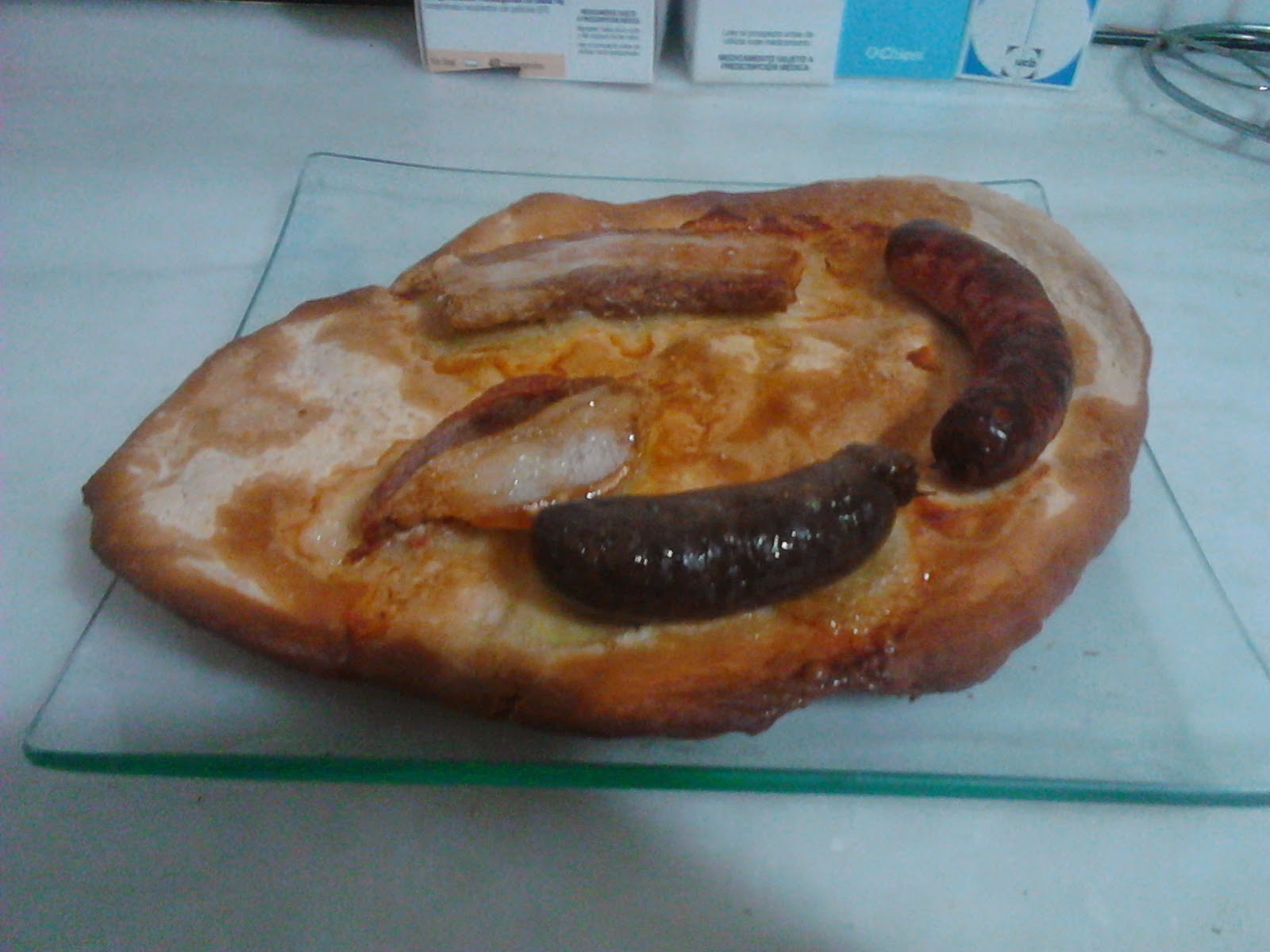 LA COCINA DE MARIA: COCA DE PAN CON EMBUTIDO (COCA DE CANSALA)