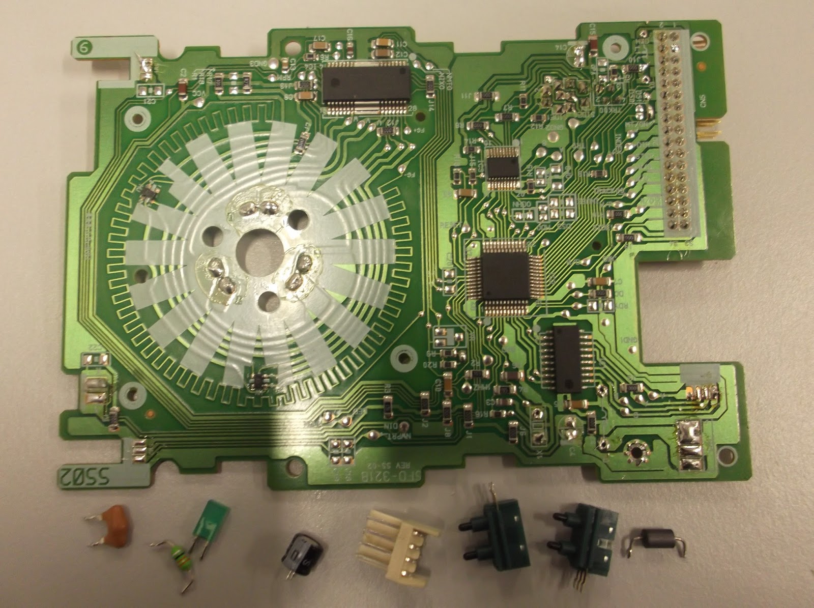Imos lonxe: DESPIECE DE UNA DISQUETERA / FLOPPY DISK DISASSEMBLE