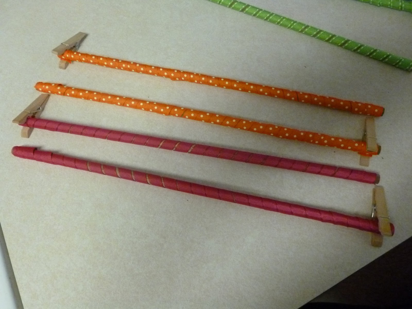 KrapflGirl: Creations from a Work-At-Home Mom: HOW TO: Curl Ribbon