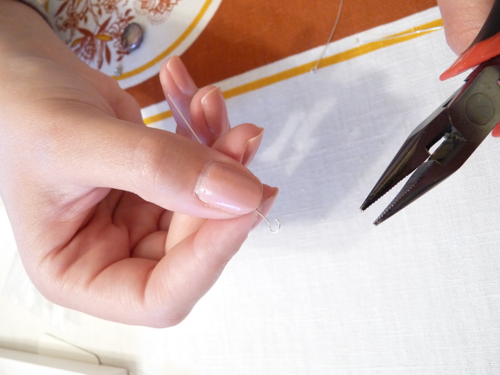 DIY Chain and Coin Pearl Necklace | Dans le Lakehouse