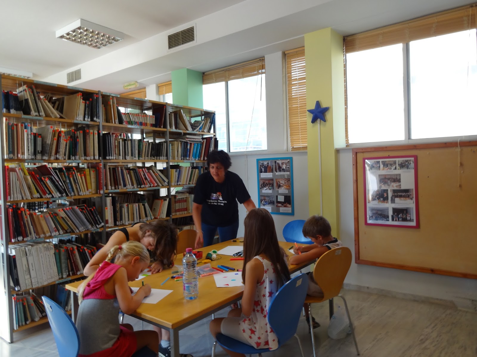 Πειράματα και χρώματα στη Δημοτική Βιβλιοθήκη Αιγάλεω