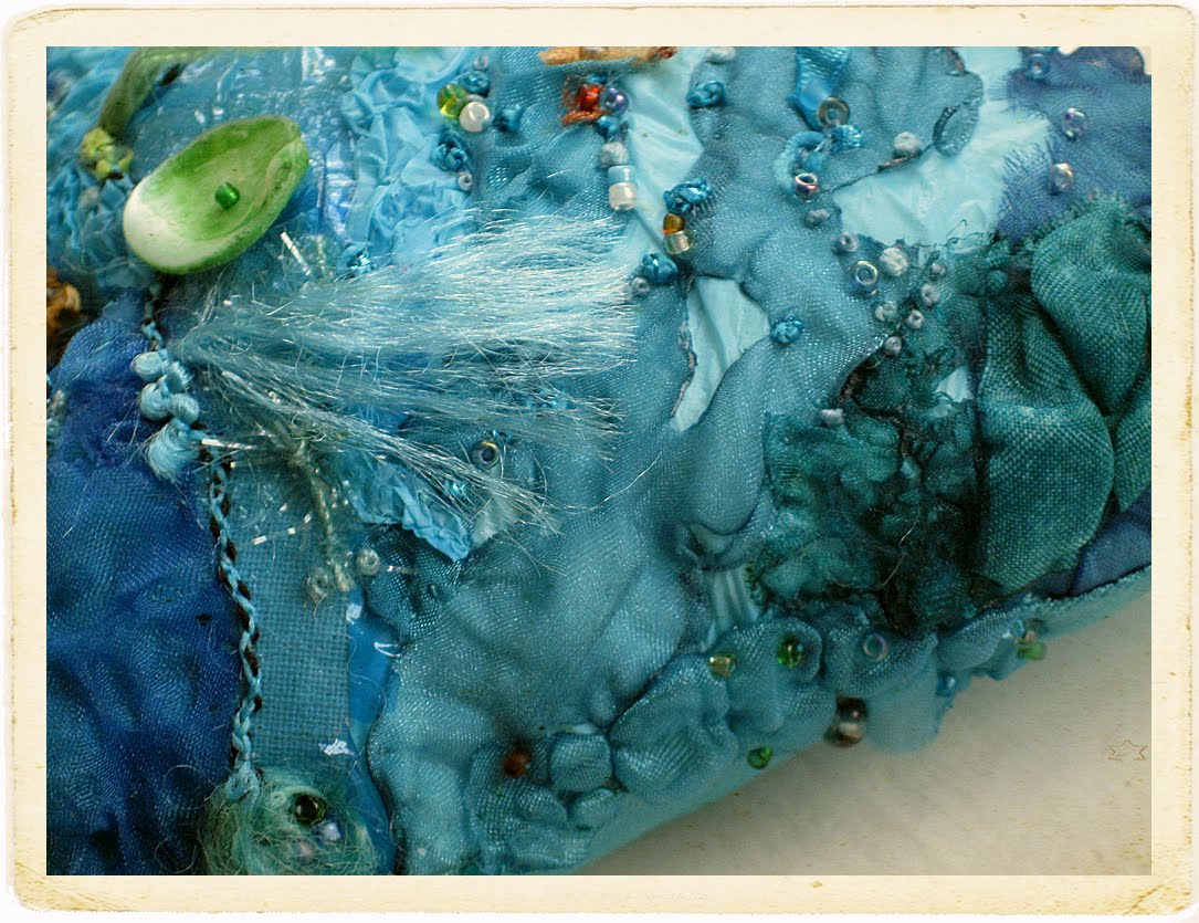 CAROLYN SAXBY MIXED MEDIA TEXTILE ART: The sparkle of the sea