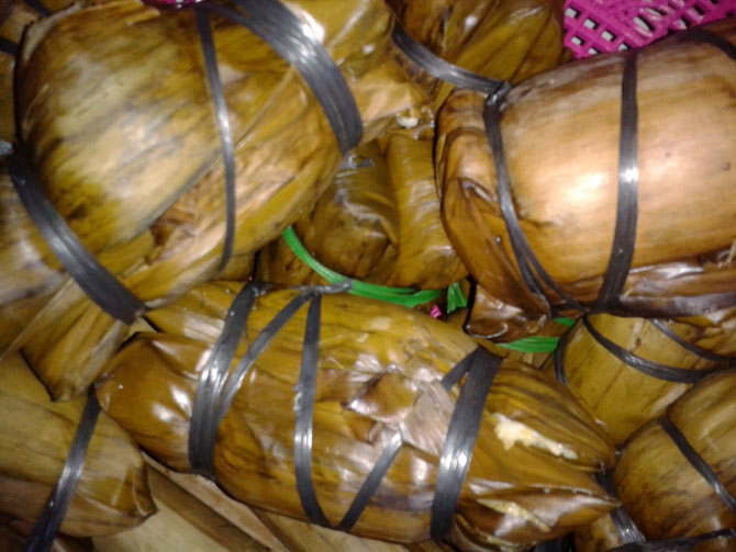 Buras; Makanan Khas Bugis Saat Lebaran di Karimunjawa - Nasirullah Sitam