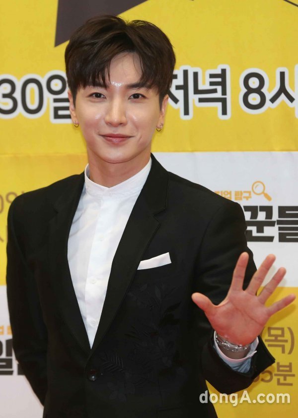 Leeteuk confesses about the monotony of his life ~ Netizen Buzz