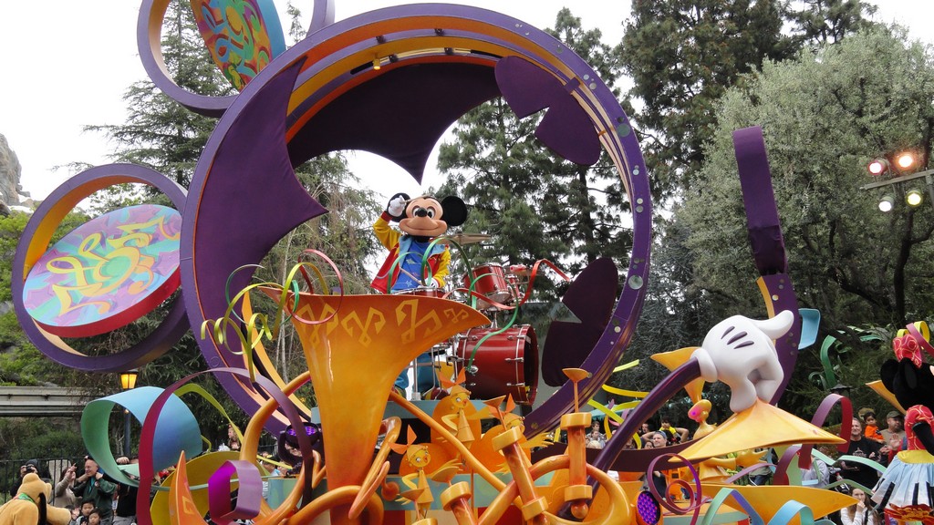The Disneyland Traveler Blog: Mickey's Soundsational Parade Is Well ...