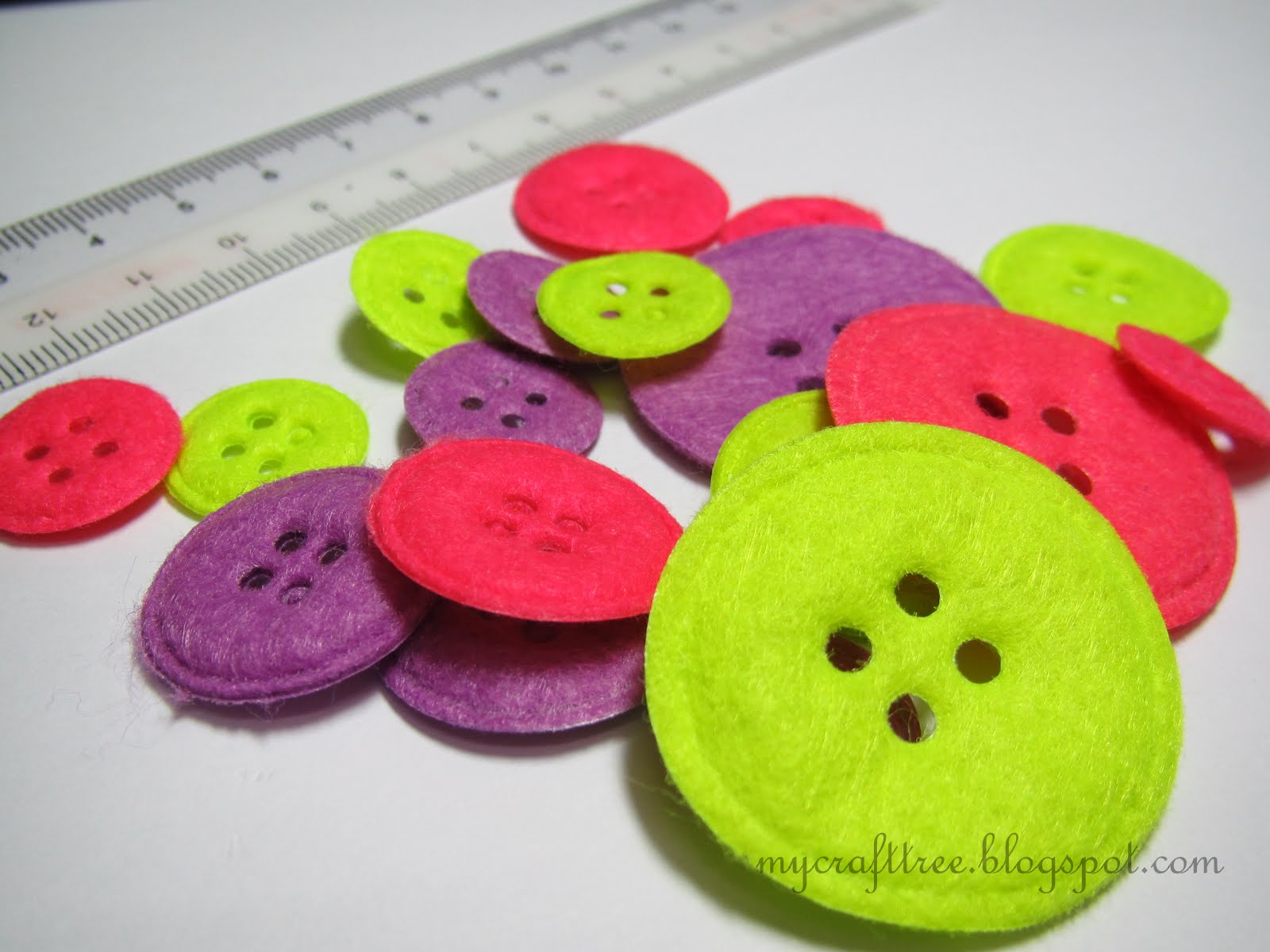 My Craft Tree: Felt Buttons