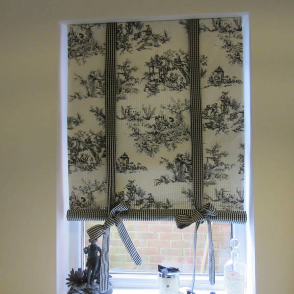 Oh So Vintage: Toile Blind