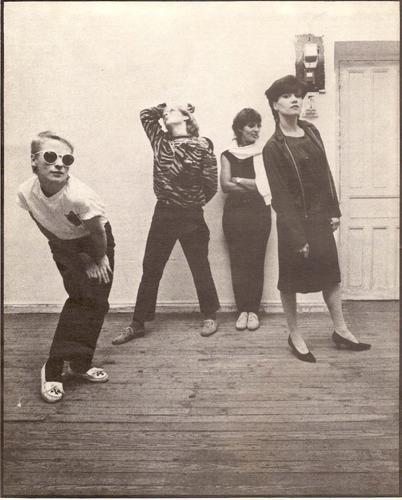 SPANISH BOMBS: Mo-dettes -Paint it black 7" 1980