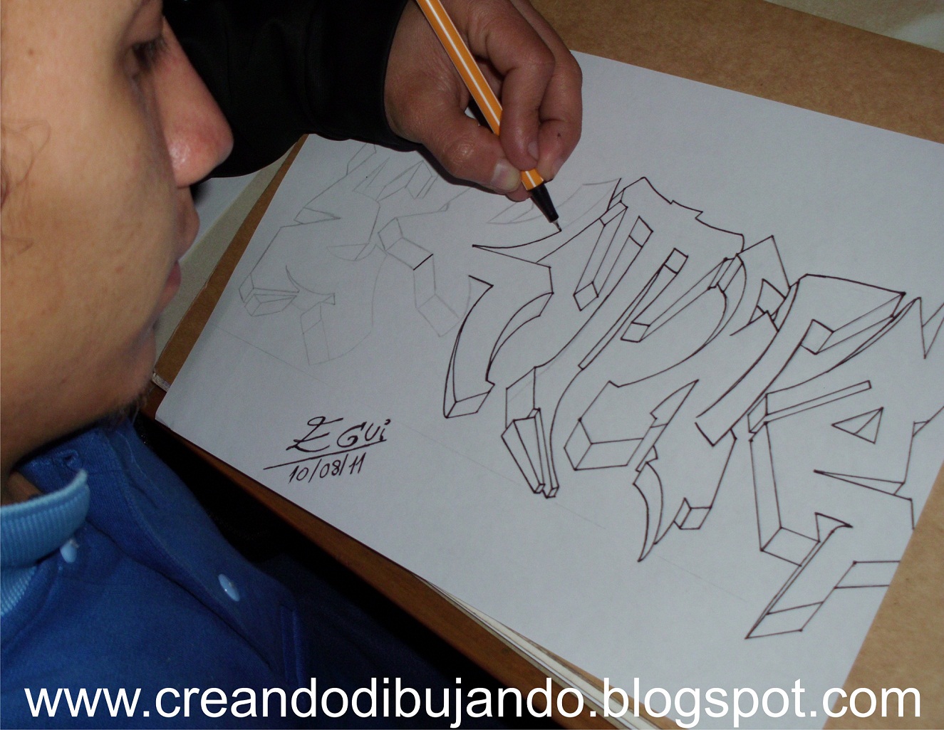 CREANDO & DIBUJANDO: NOMBRE EN LETRA INICIAL GRAFFITI: EKTWR - HECTOR